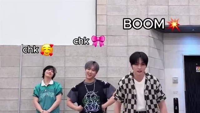 چالش استیکر CHKCHK BOOM لینو و چانگبین و جونگین - نماشا
